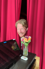 Kor Hoebe - KORDAAT | Stage Entertainment